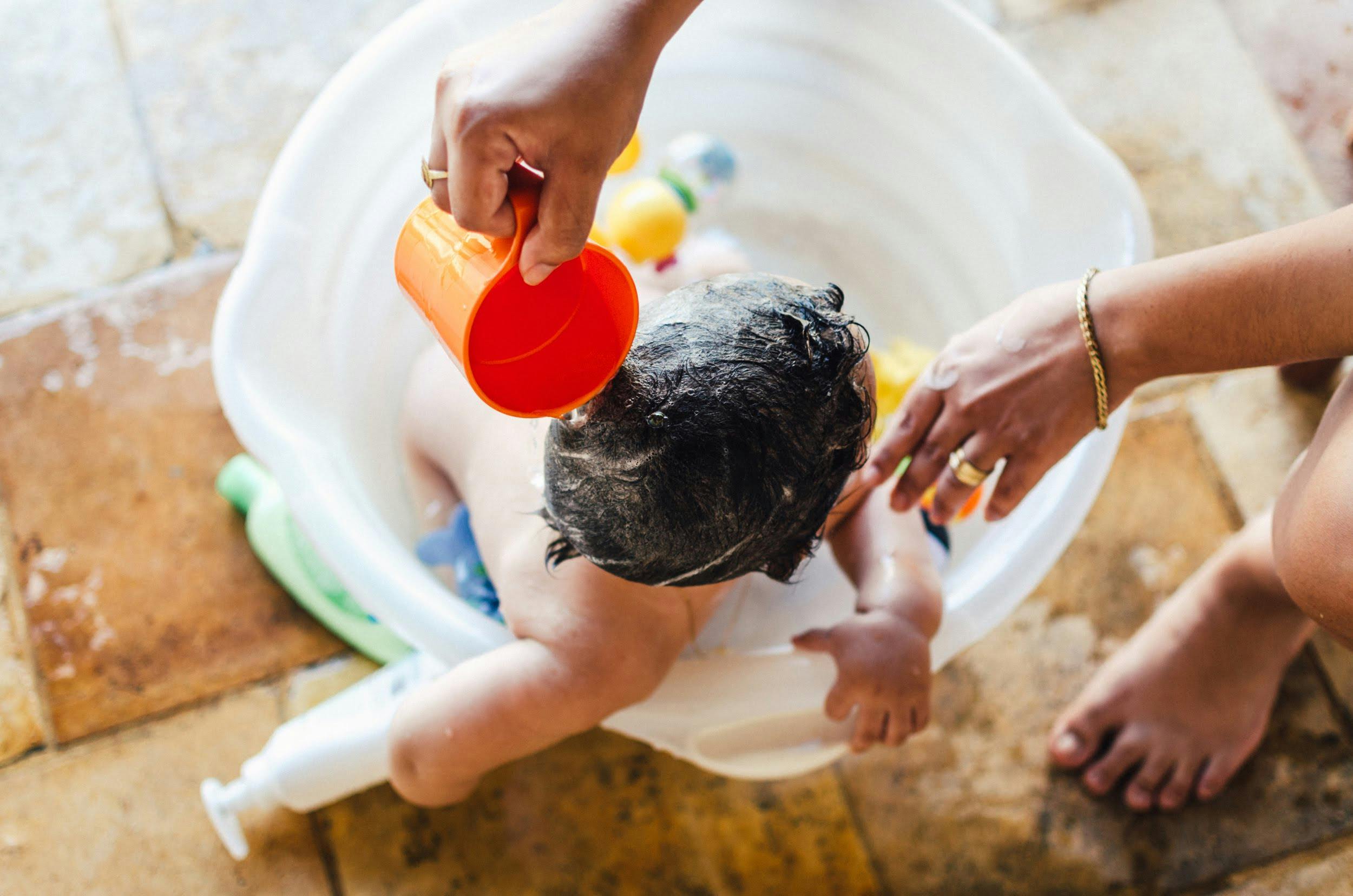 Sponge Baths vs. Tub Baths: When and How to Transition – BABIES BLOCK